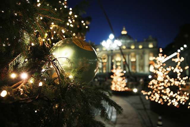 As Vatican lights Christmas tree, Pope reflects on Nativity scene