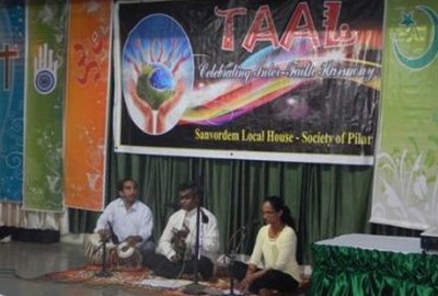 Goan priest sings Bible in classical Indian style