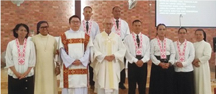 Enam umat awam diutus jadi pelayan komuni tak lazim