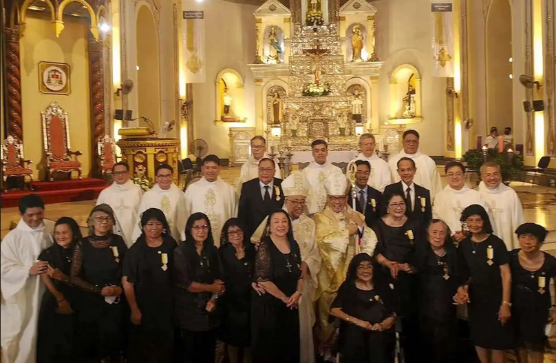 Pope honours Filipino catechists, lay leaders