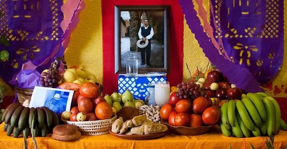 Mexican Catholics honor loved ones on Day of the Dead