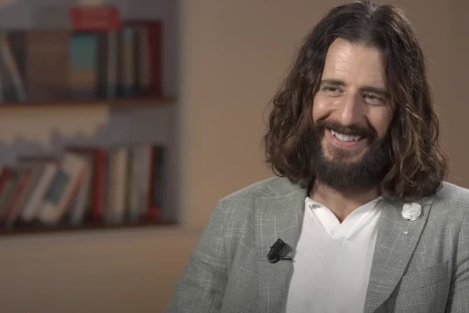 Jonathan Roumie meets the pope: ‘There was just a kindness on his face’